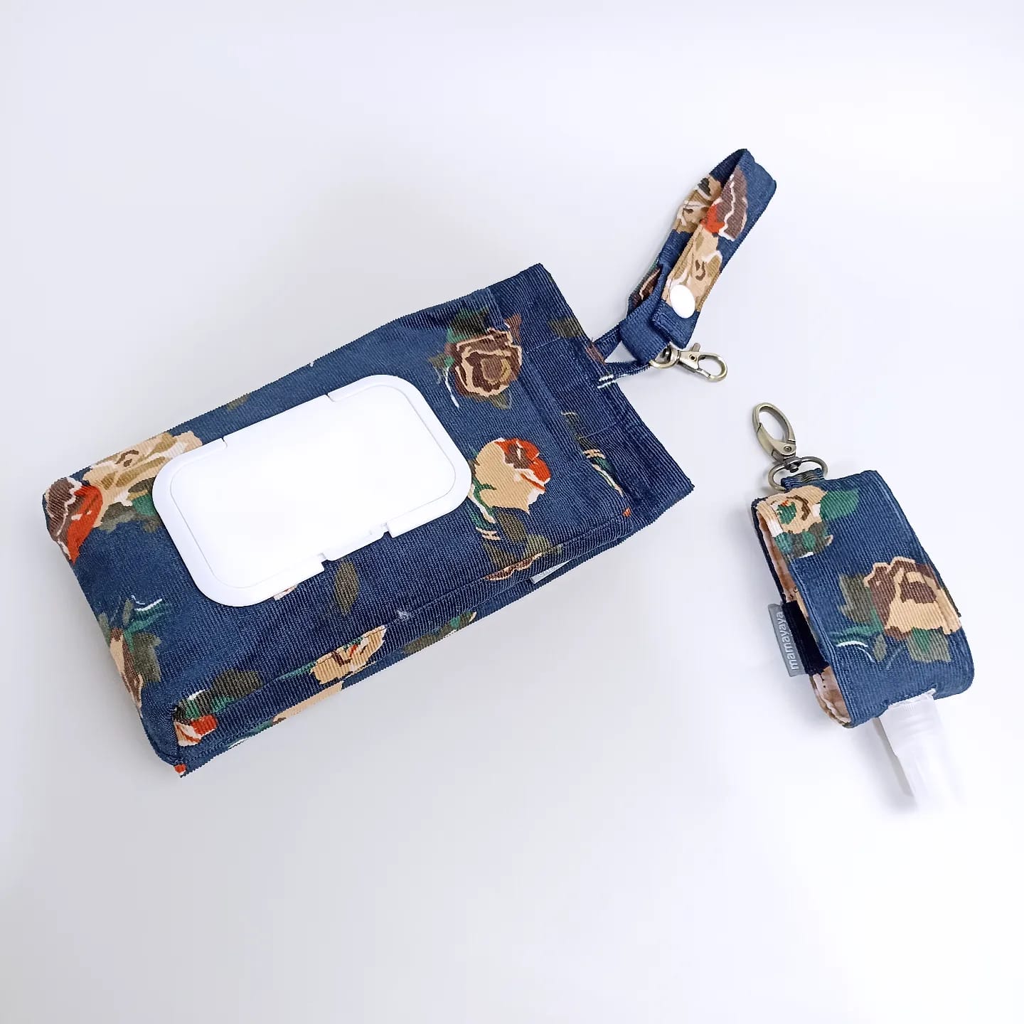 SET TISSUE POUCH & HAND SANITIZER HOLDER_C6173_CORDUROY ROSE BROWN ...